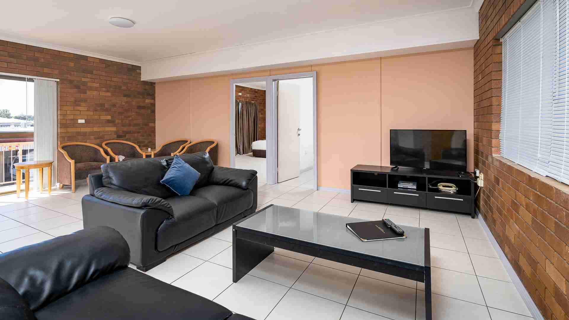 Executive Two Bedroom Apartment - Biloela Apollo Motel